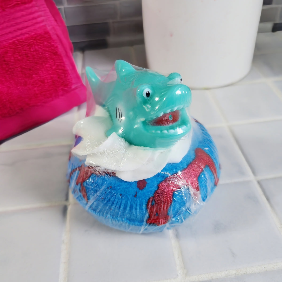 Shark Attack Donut Bath Bomb – Fizzy Fizzy